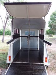 Kara kar 2014 2 Horse Float for sale NSW Townsville : Horse Transport ...